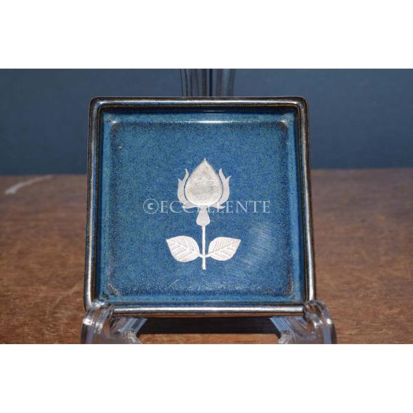 グスタフスベリ（GUSTAVSBERG）のデザイナーとして活躍したスヴェン・ヨンソン（SVEN JONSSON）によりデザインされたラグーン（LAGUN）シリーズのスクエアトレイです。ラグーンのシリーズ名からも想起できるような深い青色をベー...