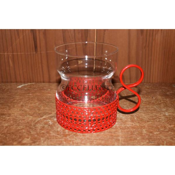 イッタラ（iittala）よりメタルのホルダーとグラスがセットになったツァイッカ（TSAIKKA）シリーズのクリア x レッドです。デザイナーはイッタラのシンボルロゴ（i）マークをデザインしたティモ・サルパネヴァ（Timo Sarpanev...
