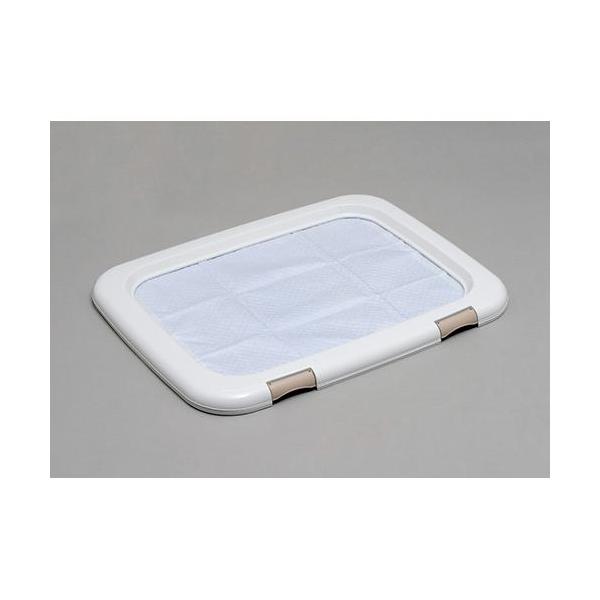 ■おしっこのフチもれを解決するペットトレーです。シーツのフチが立ち上がる仕様で、おしっこがシーツ裏へ回り込むのを防ぎます。コーナーのスリットでしっかりシーツを固定し、ズレやヨレを防ぎます。■適合シーツサイズ：ワイドサイズ