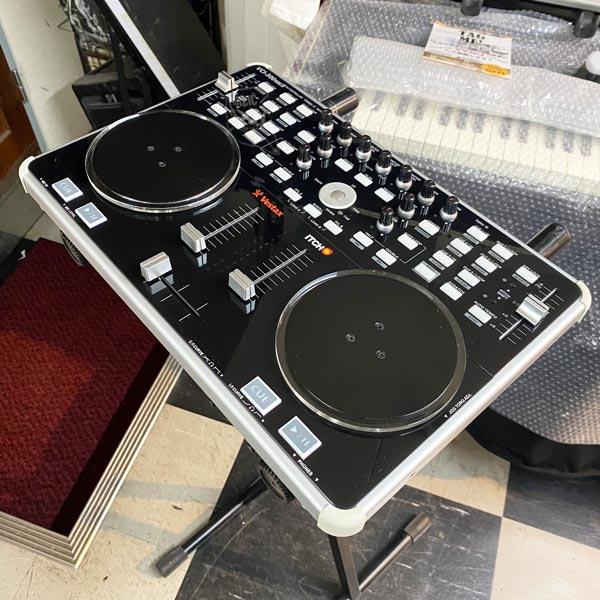 付属品USBケーブル発送目安1〜3営業日以内保証期間1ヶ月商品説明Serato DJ Pro対応、USB バスパワー2チャンネルPC DJコントローラー。※中古品は1点物です。店頭販売もしております、ご注文頂くタイミングによってはご注文をキ...