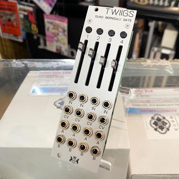 付属品なし発送目安1〜3営業日以内保証期間1ヶ月商品説明入力されたゲート又はトリガー信号をランダム・コイントスで振り分ける、ベルヌーイ・ゲート機能を4つ搭載した、Mutable Instruments Branchesベースのユーティリティ...