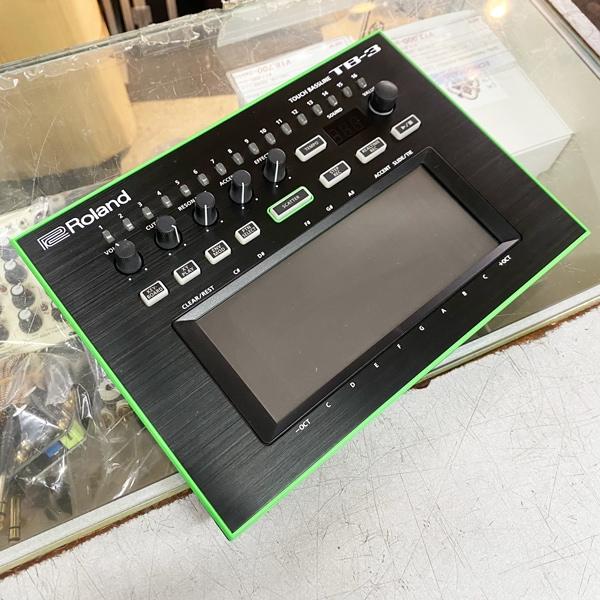 付属品ACアダプタ/ 取扱説明書 / 元箱発送目安1〜3営業日以内保証期間1ヶ月商品説明専用DECKSAVER付属！ベース・シンセサイザーの名器TB-303のすべてを精密にモデリングし、さらに現代の音楽シーンに対応すべく生まれ変わったNew...