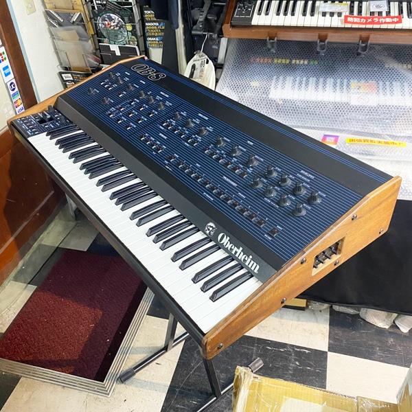 付属品ACケーブル / ハードケース発送目安1〜3営業日以内保証期間1ヶ月商品説明61鍵、2VCO / 1VCA / 1VCFという構成の8ボイス・アナログシンセサイザ。MIDI装備。もちろんオーバハイムの「あの音」。1983年発売。※中古...