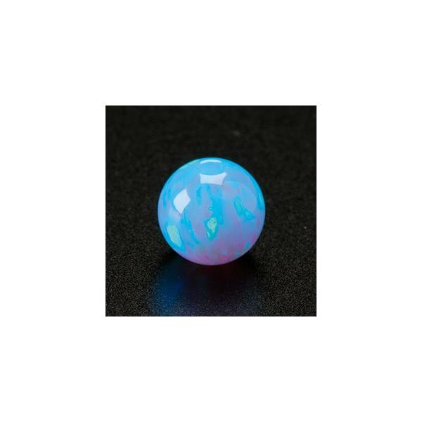 京都オパールは、天然オパールと同一の石英粒子をもとにし、京セラ独自の宝石合成技術によって、長い歳月をかけながら大切に育てられます。遊色効果を醸し出すオパール構造の創出は、世界に類はなく、この独特の気品漂う風合いは、成型された樹脂製品では真似...