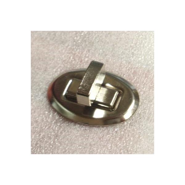 手作りのバッグの開け閉めを行う為の金具です。カバンの本体側にひねり金具を差し込んで取り付け、バッグのかぶせ側にはメス側を取り付けます＊モニターの発色の具合によって、実物と色が異なる場合がありますのでご了承ください。＊こちらの商品は、お届けに...