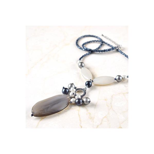 イタリア発『コローレ』シリーズに、ネックレスキットが登場しました。まるでアースカラーをテーマにしたかのような大人の魅力あふれる彩りの6種類。メインパーツである「イタリア フィレンツェmicro社製アクリルパーツ」。瑞々しい多彩なエフェクトが...