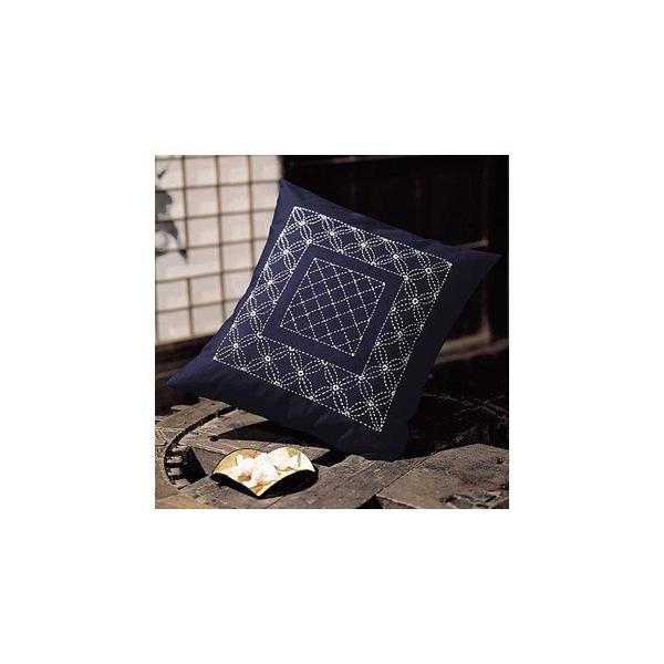 ＜来上がり寸法＞縦43cmx横43cm＜キット内容＞刺し子糸：太（白糸使用）No.4500 刺し子布(紺)刺し子針刺し方説明書皿付皮指ぬき1個＜備考＞図案は布にプリント済み。クッションの中わたはキットに含まれていません。＊こちらの商品は、お...