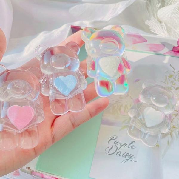 素材：アクリル樹脂※iPhoneケース/携帯ケースに貼り付けて使うスマホグリップです。※グリップトックのみの販売となり、その他掲載画像にある付属はつきません。※海外輸入品の為、細かいキズ・汚れがある場合がございます。※商品の仕様上、製造時に...