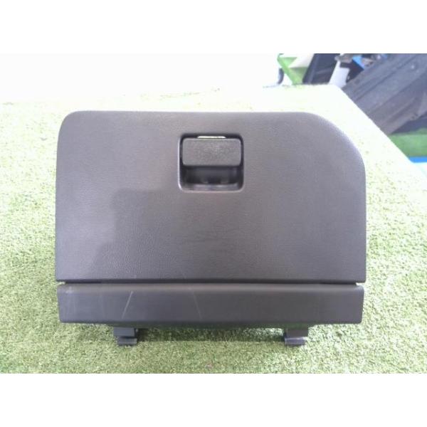 **** 商品説明を必ずご確認ください ****部品管理番号：000025323870210メーカー純正品番：73410-59S00-5PK部品名：グローブBOX部品区分：リサイクル品車名：ハスラー車両タイプ名：5ドアハッチバック通称型式：...