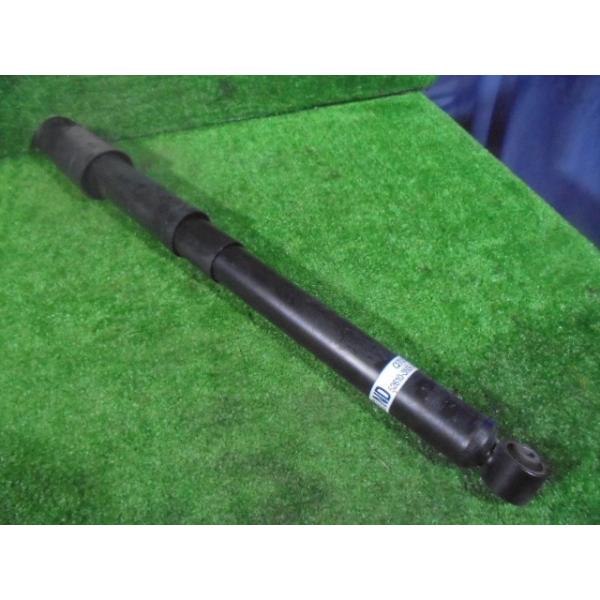 **** 商品説明を必ずご確認ください ****部品管理番号：000025595250800メーカー純正品番：52611-3N9-J01部品名：左Rショックアブソーバー部品区分：リサイクル品車名：ヴェゼル車両タイプ名：5DJワゴン通称型式：...