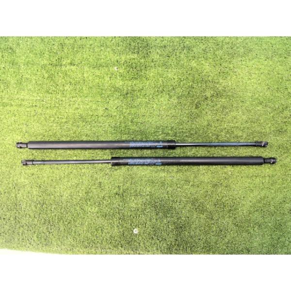 **** 商品説明を必ずご確認ください ****部品管理番号：000026047177250部品メーカー：SHOWAメーカー純正品番：81850-70810 81860-70810部品名：バックドアダンパー部品メーカー品番：不明部品区分：リ...
