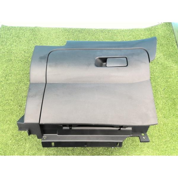 **** 商品説明を必ずご確認ください ****部品管理番号：000026096270210部品名：グローブBOX部品メーカー品番：685006XJ0A部品区分：リサイクル品車名：ノート車両タイプ名：5ドアハッチバック通称型式：FDWARF...