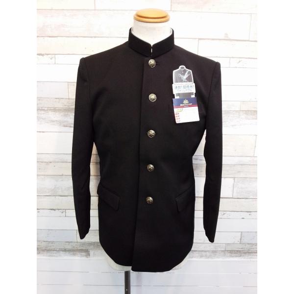 ベンクーガースポーツ学生服、全国標準型(認証マーク付き)の学ラン上着です。ナノ撥水加工により汚れの付着を大幅軽減。丸洗いOKストレッチ機能で普段の動きもラクラクなのでストレスフリーな学生服となっております。同素材（新品未使用）のスラックスも...