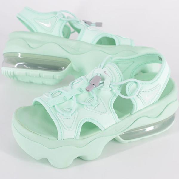 ■商品説明NIKE WMNS AIRMAX KOKO SANDAL ナイキ ウィメンズ エア マックス ココ サンダル シューズ スポーツ お出かけ ビーチ プール 普段履き爽やかなミントグリーンカラーのサンダルです。高さのあるプラットフォ...