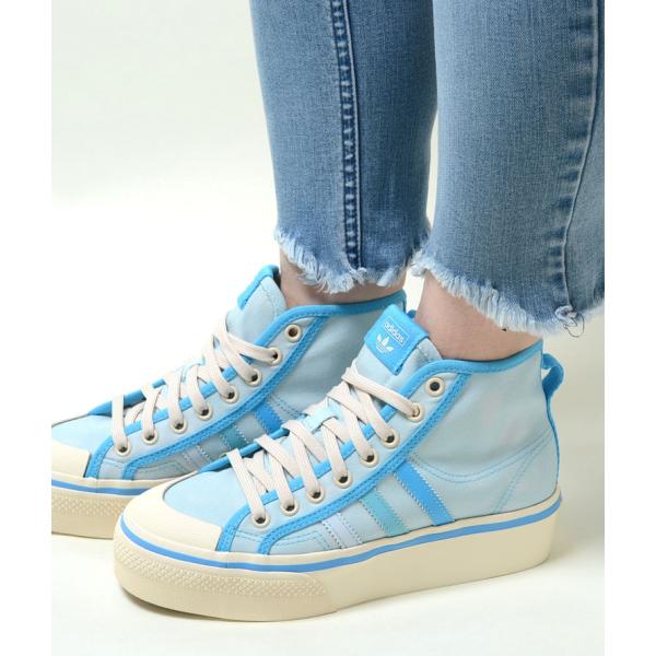 ■商品説明adidas NIZZA PLATFORM MID W アディダス ニッツァ プラットフォーム ミッド ウィメンズ懐かしいバスケットボールスタイルを着想源にした【NIZZA (ニッツァ)】。今作は、プラットフォームアウトソールを取...