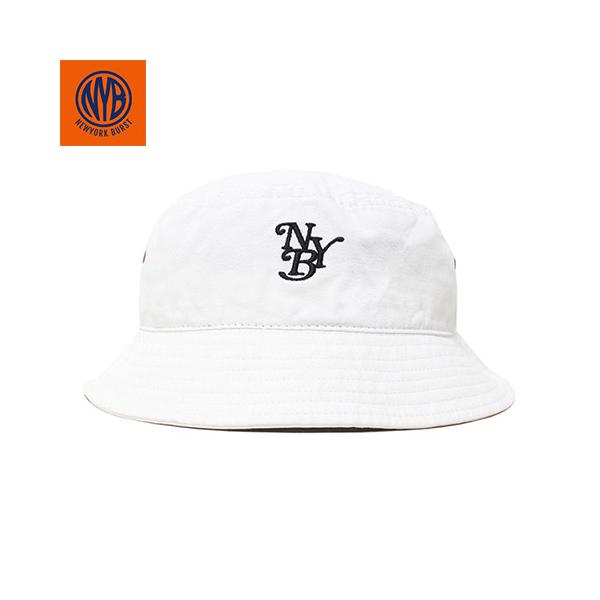NYBより初のバケットハットの登場。日差しを避けるため、スタイリングのポイントに、様々なシーンに使えます。フロントパネルにはアイコニックなOG刺繍が入ります。老若男女問わずご使用いただけます。-N.Y.B. (New York Burst・...