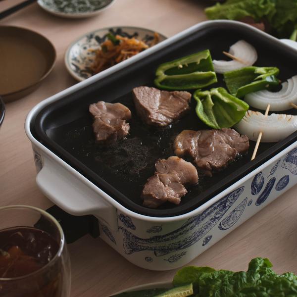 商品名：PTFEグリルシート数　量：５枚入り素　材：グラスファイバー（PTFEコーティング）サイズ：約 幅22 × 高さ30（cm）／枚厚　さ：約0.2mm／枚重　量：約123g（パッケージを含む）耐熱・耐冷温度：-70℃〜260℃製造国：...