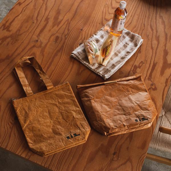 ブランド：Carpe diemサイズ：角底袋（面ファスナー付）： W20*H25*D12cm手提げ袋（ジッパー付）：W28*H29.5*D10cm収納容量：角底袋（面ファスナー付）： 約6L手提げ袋（ジッパー付）：約10L素材：ポリエチレン...