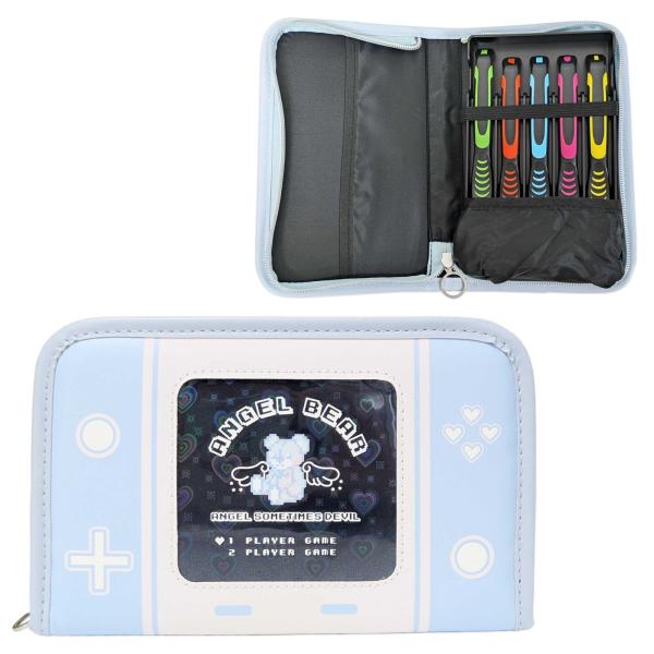 小学校の図工の時間に使用する彫刻刀です。携帯ゲーム機をイメージしたキュートなパステルカラーの彫刻刀セット。光が当たると7色にきらめくハートのホログラムシートがポイントです。小学生におすすめの彫刻刀。刃はよしはる全鋼製ハイスペック彫刻刀ソリッ...