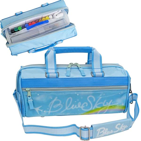 爽やかなスカイブルーと虹のデザインがお洒落で可愛いデザインの絵の具バッグ。しっかりとした生地で開けやすい画材バッグ。手さげ・ショルダーの両方で使える２ウェイタイプ。 バッグのフタが大きく開くので、低学年でも出し入れしやすく、用具の片付けが簡...