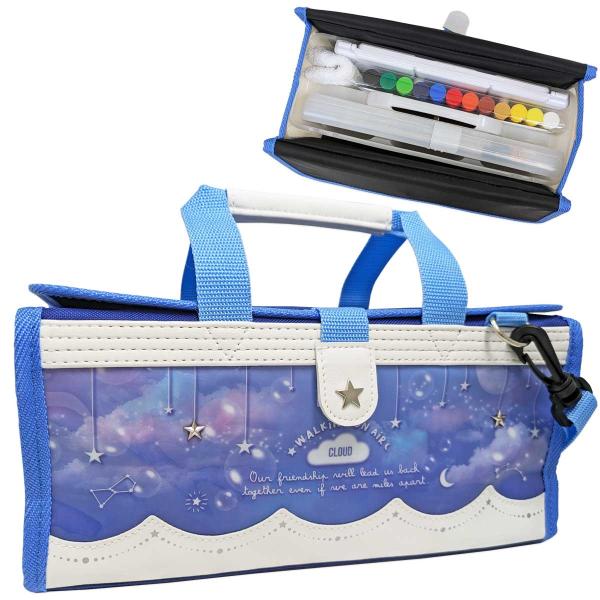 見上げた夜空をメルヘンチックにデザインしたカワイイ絵の具セット。ブルー×ホワイトのカラーリングはホワイト部分は雲をイメージしたカッティング。ボタン部分は立体の星形でワンポイントアップ！小学校の図工の時間に使える中身の揃った画材セットです。手...