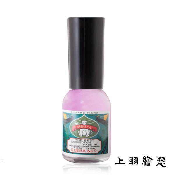 日本画の顔料の雲母は古くは「きら」「きらら」と称していた。アルカリ金属を含んだアルミノ珪酸塩で、その細かい結晶に光があたると乱反射して銀白色に輝く。ほかの顔料と合わせて真珠のような光沢を演出させたり致します。こちらのネイルはこの様な雲母のよ...