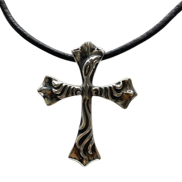 【ブランド】?LONE ONES ロンワンズ【商品名】Spread Eagle Cross Medium ネックレス【商品番号】-【カラー】シルバー【サイズ】紐　約62cm　トップ　縦　3.7cm　横　2.8cm【素材】メタル【付属品】保存...