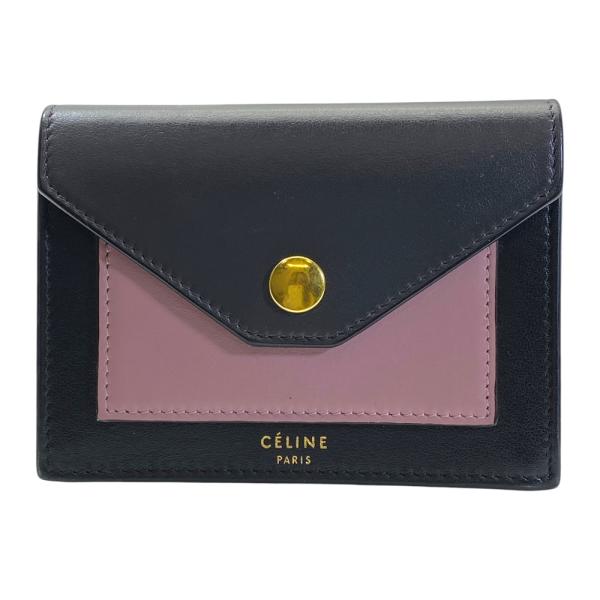 【ブランド】CELINE セリーヌ【モデル名】フィービー トライフォールデッド【商品名】 カードケース カードホルダー名刺入れ パスケース【商品番号】-【素材】レザー【カラー】ブラック ピンク【表記サイズ】-【実寸サイズ】横：11.5cm ...