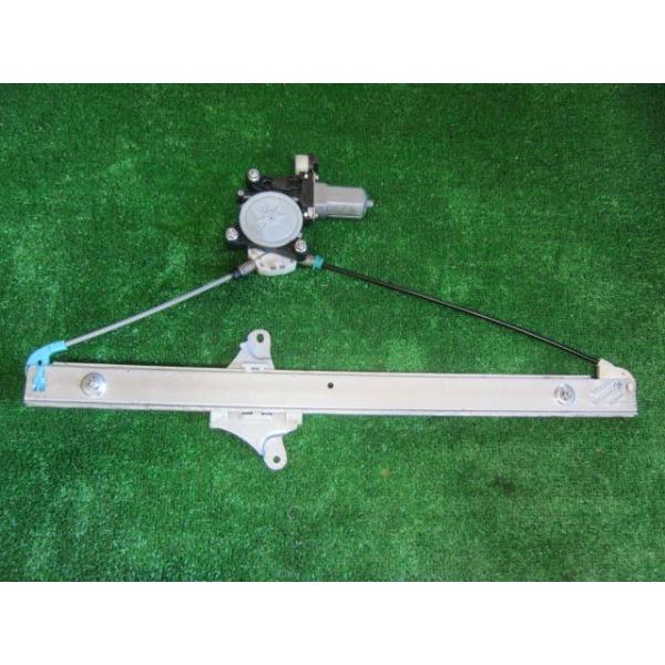 **** 商品説明を必ずご確認ください ****部品管理番号：V00000120313120部品メーカー：デンソーメーカー純正品番：85710-B2011部品名：右Fドアレギュレータ・モーター部品メーカー品番：062040-1960部品区分...