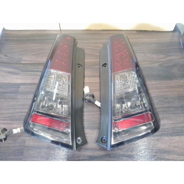 **** 商品説明を必ずご確認ください ****部品管理番号：240926501269200部品名：その他 ランプ類部品区分：リサイクル品管理品番：JUNYAN　テールライト 左右 バックライト　車名：ワゴンＲ車両タイプ名：5ドアハッチバッ...