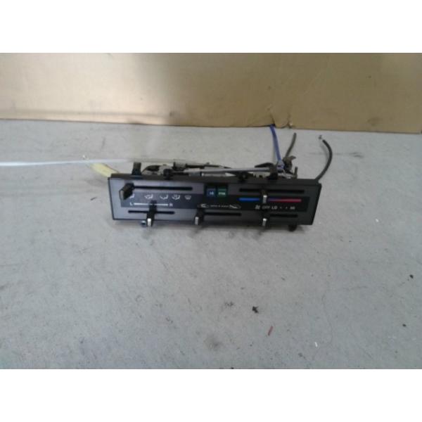 **** 商品説明を必ずご確認ください ****部品管理番号：260130501160900部品名：A/Cスイッチパネル部品区分：リサイクル品管理品番：4ドアセダン3A-LU A240-562車名：カリーナ認定型式：E-AT150-AEPF...