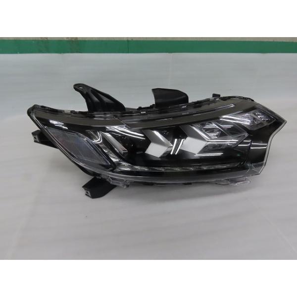 27068★アウトランダー（GF7W/GF8W/GG3W/GG2W）後期　右　ヘッドランプ　MOBIS ECM921-01E40【AR】レンズ内に　結露の跡があります。取り付け部問題ありません。厳重梱包品必要に応じて修理してお使いください。...