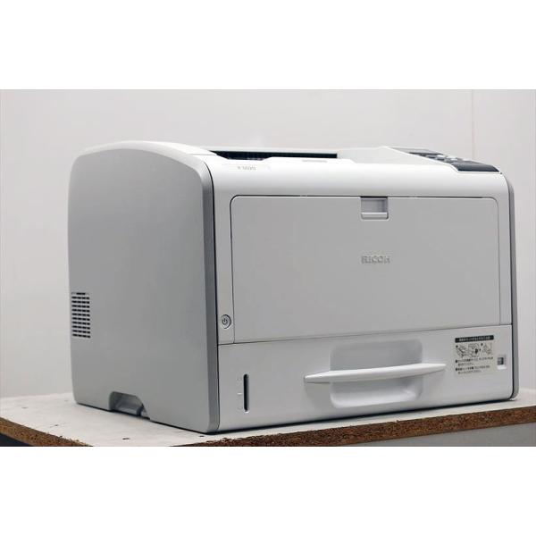 ■機能 モノクロプリント、両面印刷 ■カウンタ 20,574枚 ■給紙 1段給紙カセット（275枚）、手差しトレイ（100枚） ■印刷速度 片面：A4 39枚/分両面：A4 29ページ/分 ■用紙サイズ 最大A3サイズ ■インターフェイス ...