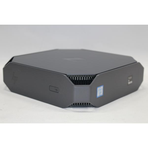 ・Xeon E-2236を搭載し、日常作業からビジネス用途まで快適に対応・16GBメモリで複数アプリもサクサク動作・NVMe SSD 512GB搭載で起動もデータ保存もストレスなし・専用グラフィック搭載で映像・3D処理も安心画像のモニターは...