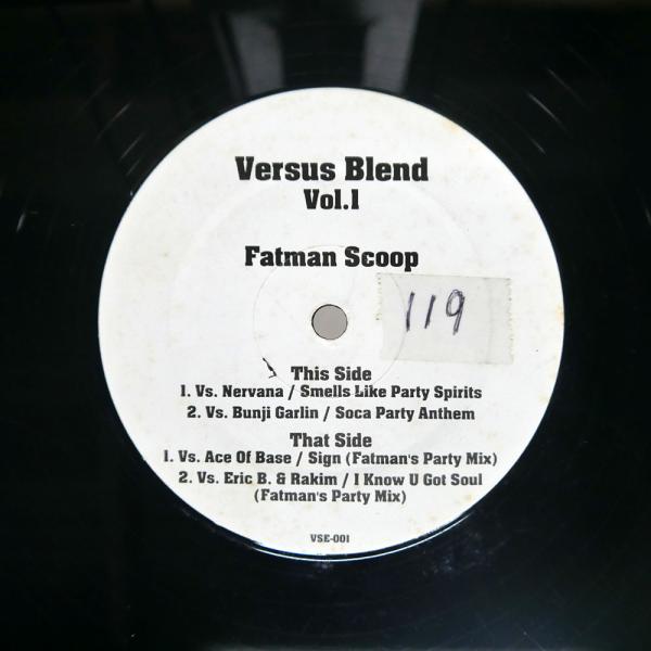アーティスト：FATMAN SCOOPタイトル：VERSUS BLEND VOL. 1レーベル：VERSUS BLEND VSE001ジャケット：E-,SP盤：E-,ST帯：NONEFMT：12枚数：1JAN：コメント：ケイマン諸島盤レビュー：