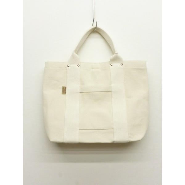 1945年創業の、自然素材を中心とした生活道具を扱う松野屋。松野屋、オリジナルブランドのスレッドラインのお品です。なるべくシンプルで、使いやすくて、丈夫なバッグを追及。シンプルなトートバッグ。岡山製の厚手の帆布を東京の鞄職人が、一つ一つ丁寧...