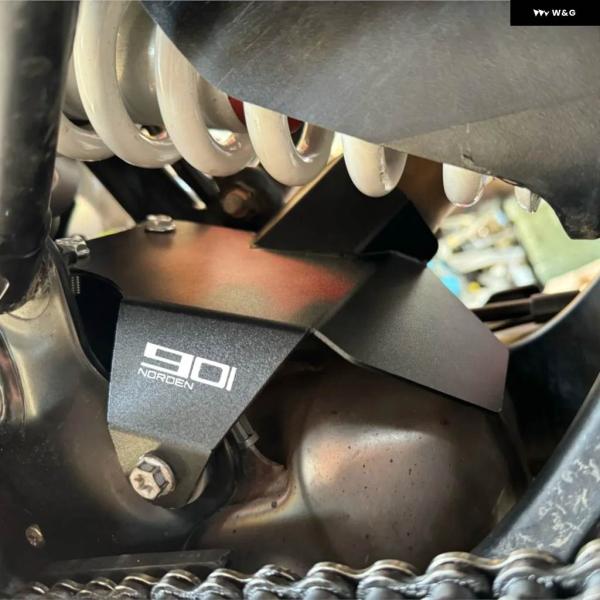 2025 NORDEN 901 リアショック ヒートシールド カバー ガード プロテクター HUSQVARNA NORDEN901 2022 2023 2024 バイク アクセサリー カスタム パーツ アクセサリーProtective pa...