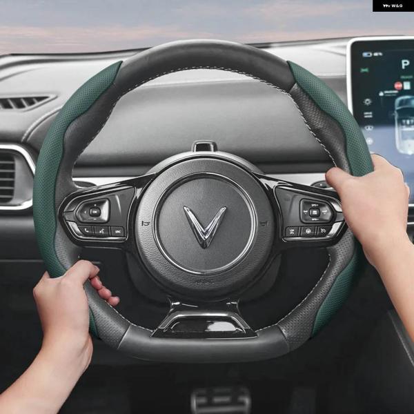 VINFAST 通気性レザー製 ステアリングホイール カバー セグメント式クイックリリースデザイン滑り止め VF 3 5 6 7 E34 8 9 HERIO LIMO GREEN などモデル対応レッドグリーン カスタム パーツ アクセサリー...