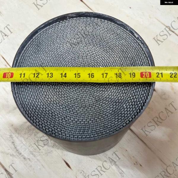 EURO3 400CPSI 汎用 ガソリン 車用触媒コンバーター 高フローメタルコア触媒コンバーター 107X100MM カスタム パーツ アクセサリーHign-concerned Chemical:NoneMaterial:metalMo...