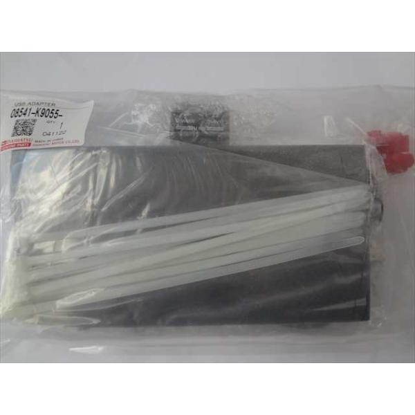 ダイハツ 純正  USBアダプター 08541-K9055です。必ず品番より適応するかのご確認をお願いします。合わないなどの返品等は受け付けておりません。