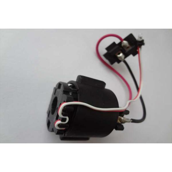 マキタ TD022DSHX TD022D用 スイッチC3YW 純正部品 650783-8です。写真撮影等のためパッケージを開封します。パッケージは付属しません(部品番号の記載もありません)。