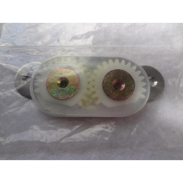 リクシル(トステム)  品番:MDQ831  中折れドア用丁番 室内ドア部品です。写真撮影等のためパッケージは開封します。