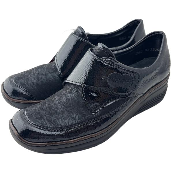 足への負担が少ない靴を作り続けているドイツの〈リーカー〉。脱ぎ履きがしやすく靴底の屈曲性も充分で軽快に歩けます。【素材】天然皮革※突然の完売のため在庫を用意できない場合があります。あらかじめご了承くださいませ。