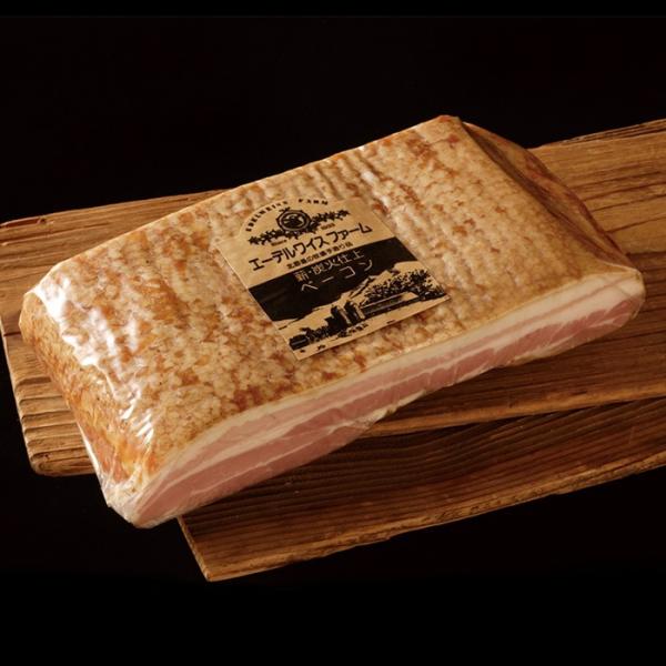 ファームの看板商品を特大サイズで！ セット内容 特大ベーコン：650g 【国内唯一の製法】ドイツ人マイスターも驚く幻の古典製法＆4週間に及ぶ氷温熟成ハムベーコン 一流シェフ、デパートカリスマバイヤーも絶賛する技と美味しさ♪ イベントでベーコ...