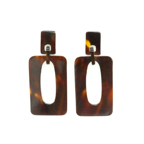 創業２００年を越える石川べっ甲製作所が伝統と革新を追求した結果、「Simple is Best」という答えにたどり着きました。そんな Simple is Best から生まれたのが「Simples B」べっ甲細工は１７世紀前半、ポルトガルか...