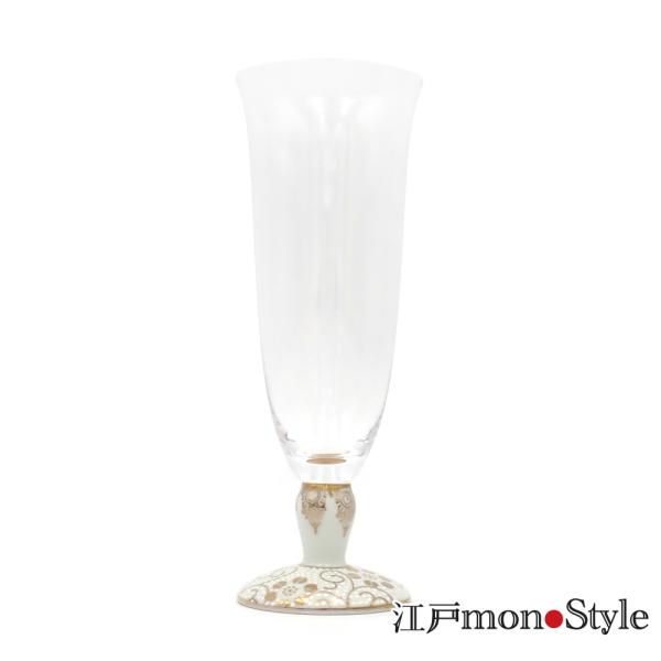 日本を代表する伝統工芸『九谷焼』と『江戸硝子』がコラボレーションした話題の九谷和グラスです。金絵の具で描かれた草花に、筆で細かい点を打っていく九谷焼の伝統技法である「粒（ちぶ）」が散りばめられた豪華で優雅なデザイン！ビールやシャンパンなどお...