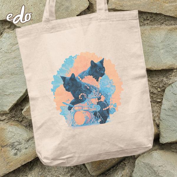 リズムが弾ける瞬間を閉じ込めたアートが、持つ人の物語を軽やかに奏でる。自然な生成り色のやさしい風合いが日々に溶け込み、さりげなくおしゃれな個性を運ぶキャンバストートバッグです。PR/トートバッグ/キャンバストートバッグ/a4/レディース/メ...