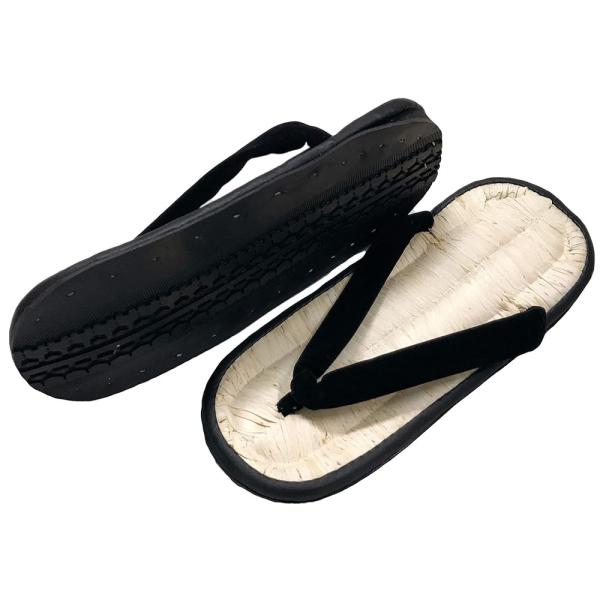 「商品情報」江戸てんから販売の、白細よりも少し幅が広く定番のタイヤ黒雪駄。  本物のタイヤを使用しておりますのでタイヤの匂いがします。   鼻緒の色が黒、唐黍草履、手編み、手縫いの日本製です。  【サイズ】L・LL  サイズ：L 長さ25c...