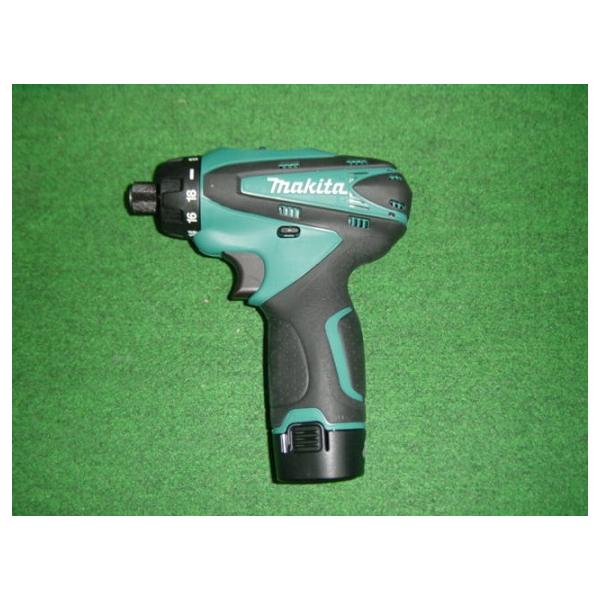 マキタ DF030DWSP 10.8Vドライバドリル 最大締付トルク:22N・m 10.8V差し込み式バッテリ1個付セット ソフトケ−ス付 青 商品ページ送料無料の商品でも、北海道、沖縄県、その他離島の発送の場合は送料が掛かります。この件に...