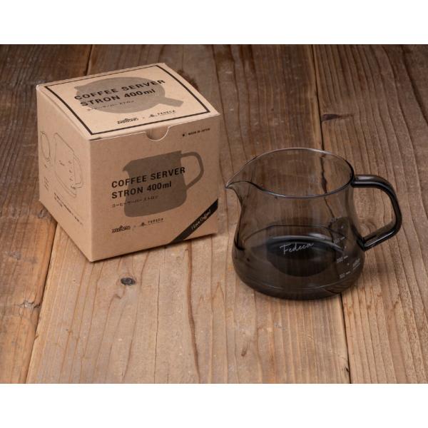 ガラスのような美しさと割れにくさを兼ね備えた、400mlのコーヒーサーバー「ストロン」。透明で丈夫な新素材トライタンを使用し、日常使いでも安心。通常成形では困難な円錐形状を、燕市の曙産業が誇るDSI成形技術で実現しました。FEDECAとのコ...